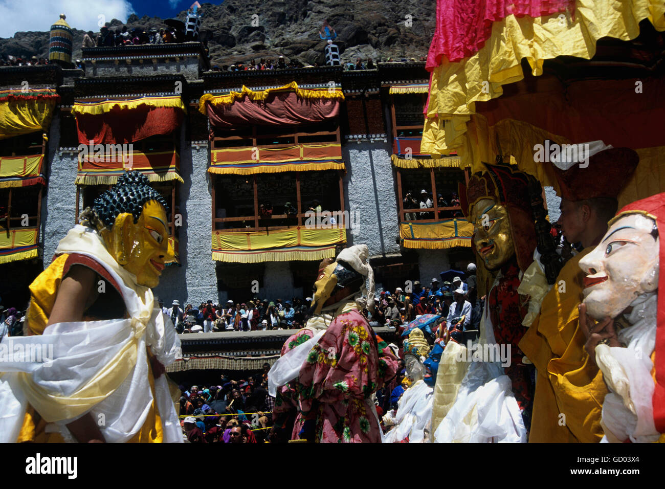 Traditional dancers ladakh india hi-res stock photography and images ...