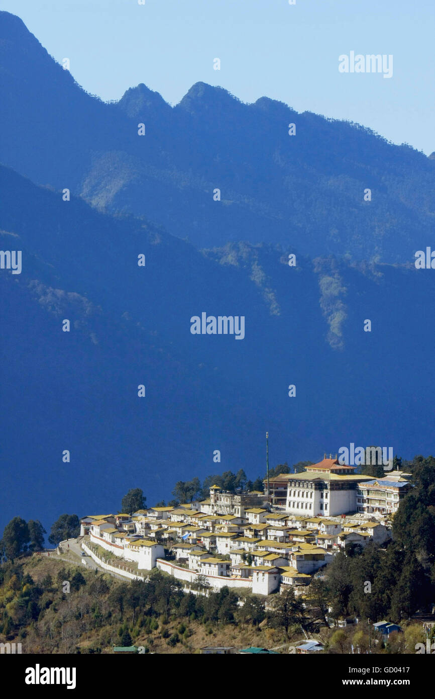 India arunachal pradesh dirang buddhist hi-res stock photography and ...