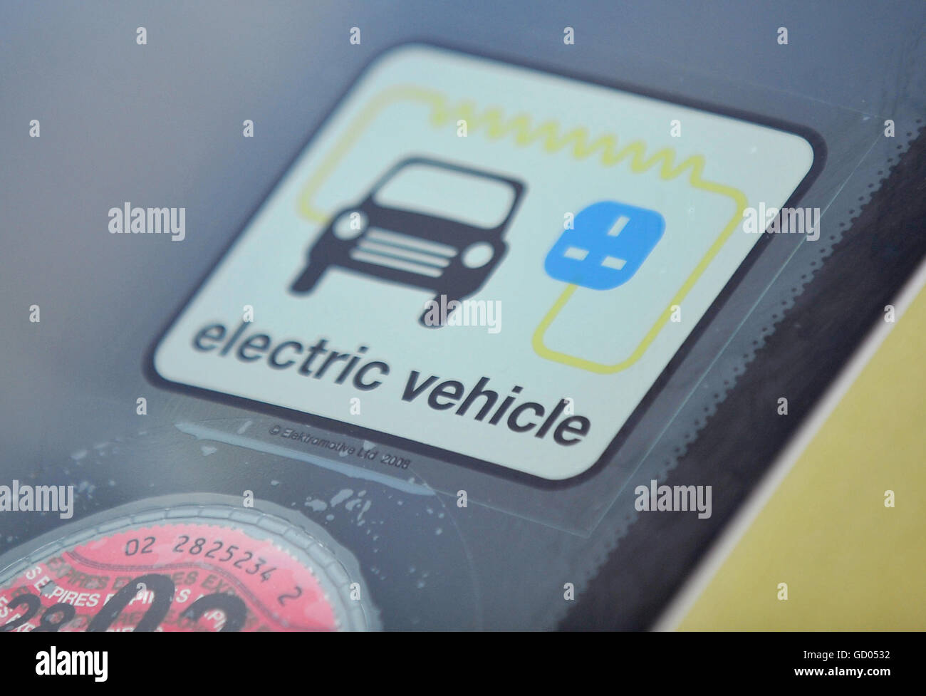 Electric Vehicle sign to be shown on cars that will be eligible for the ...