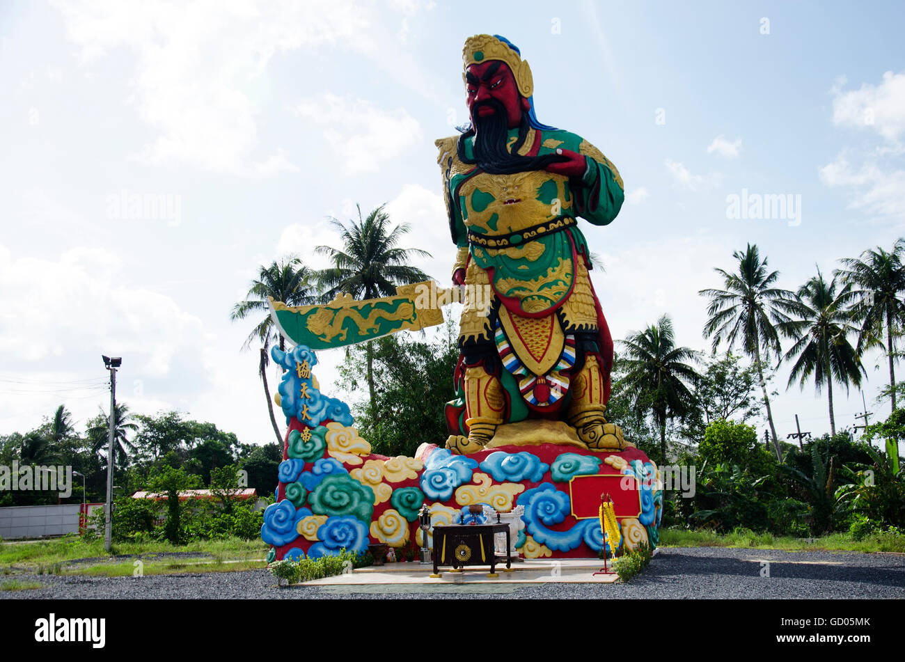 Chinese god of war statue hi-res stock photography and images - Alamy