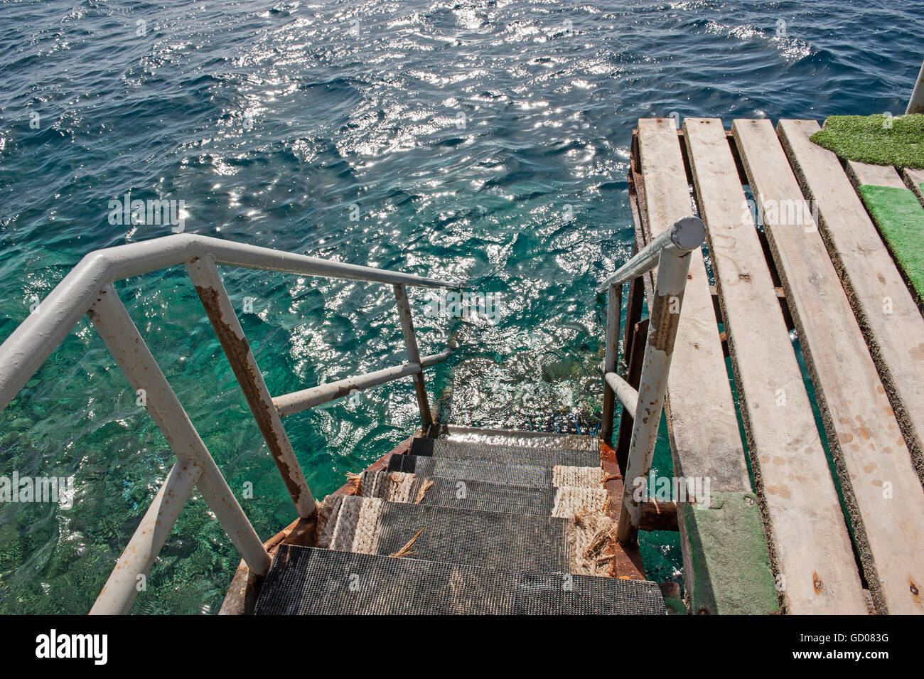 Water steps hi-res stock photography and images - Alamy