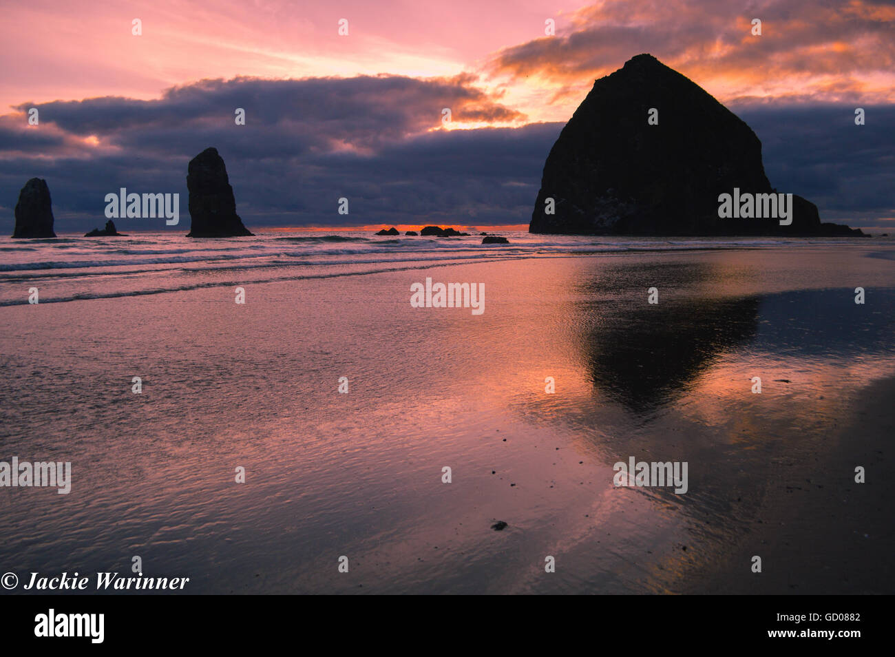 Cannon Beach Haystack Rock Stock Photos & Cannon Beach Haystack Rock ...
