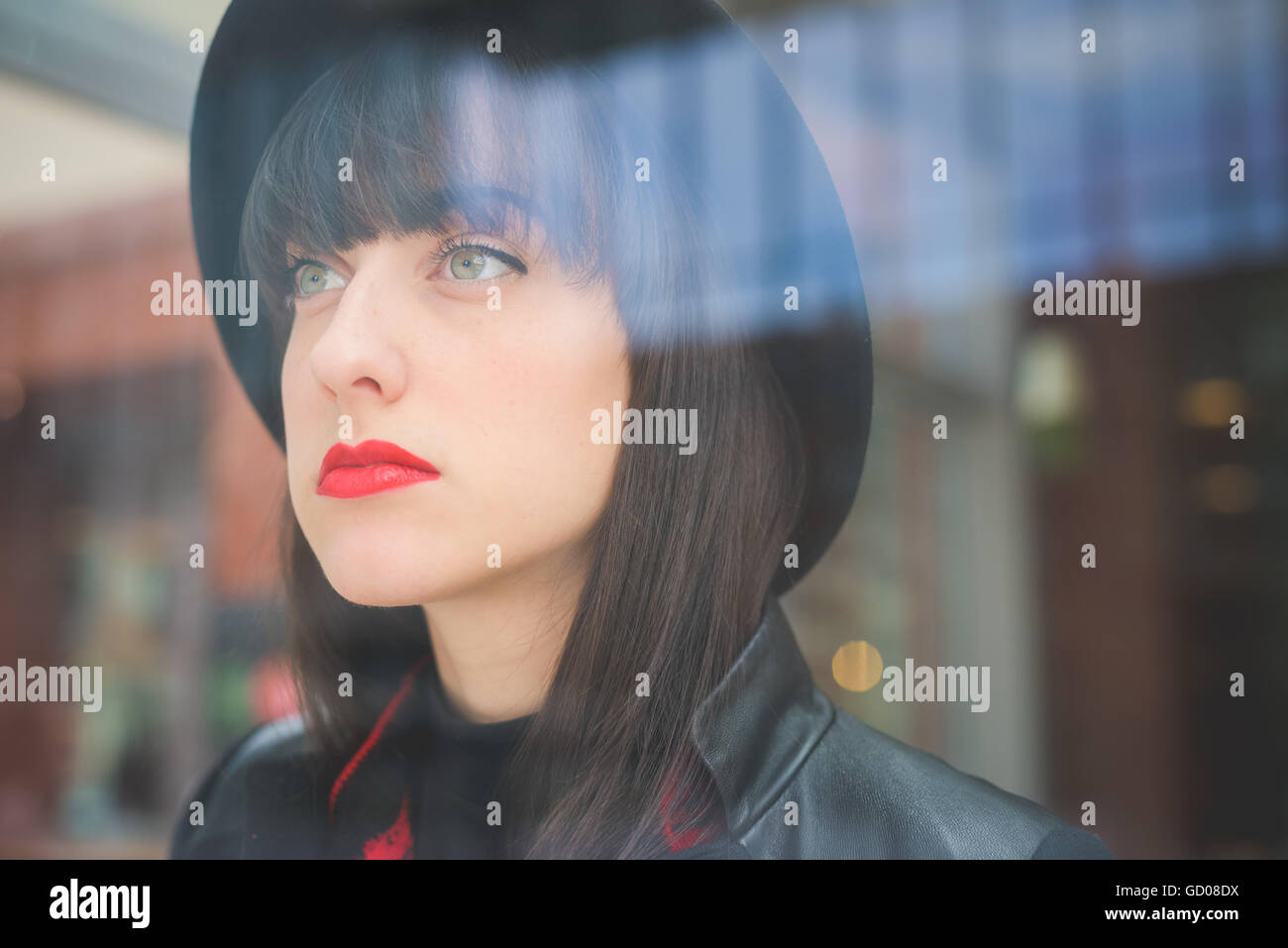 Portait smiling young woman hi-res stock photography and images - Alamy