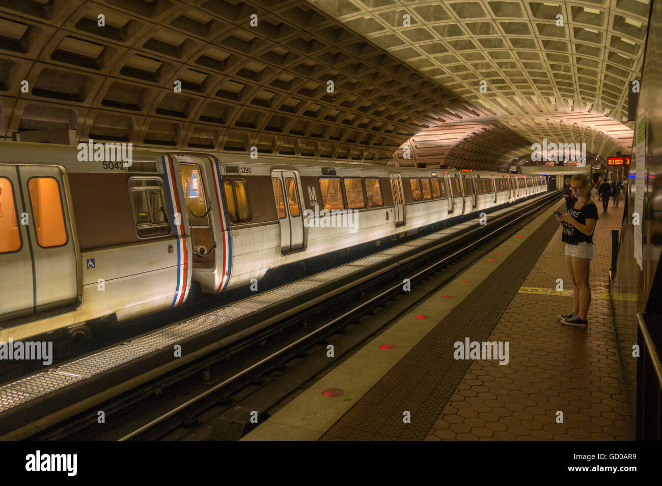 Washington DC Metro station train subway tube Stock Photo - Alamy