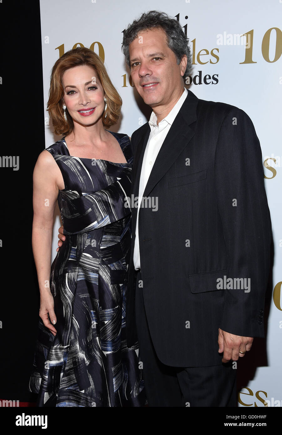 Sharon lawrence and tom apostle High Resolution Stock Photography and ...