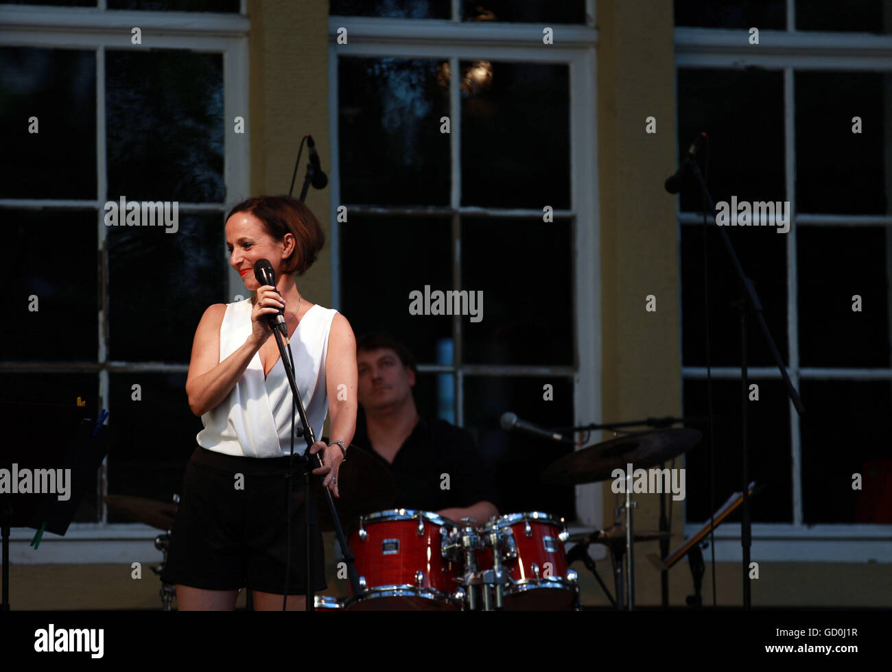 Sharon brauner hi-res stock photography and images - Alamy