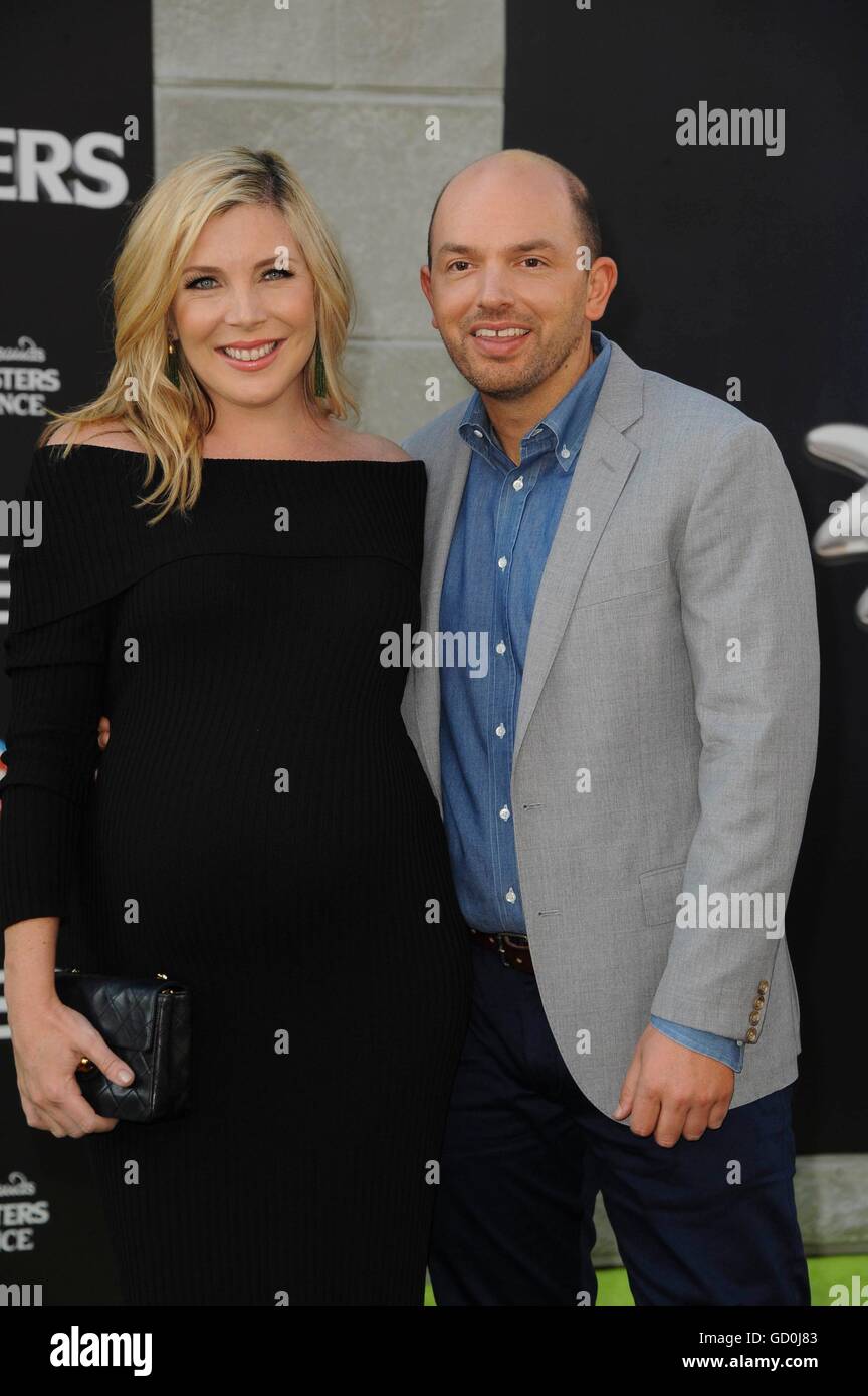 Paul scheer and june diane raphael hi-res stock photography and images ...