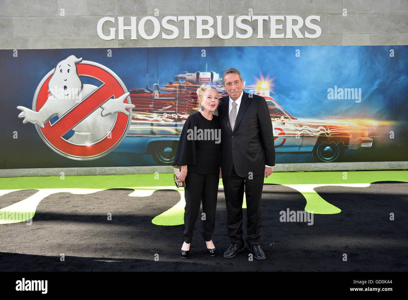 Ivan reitman and wife hi-res stock photography and images - Alamy