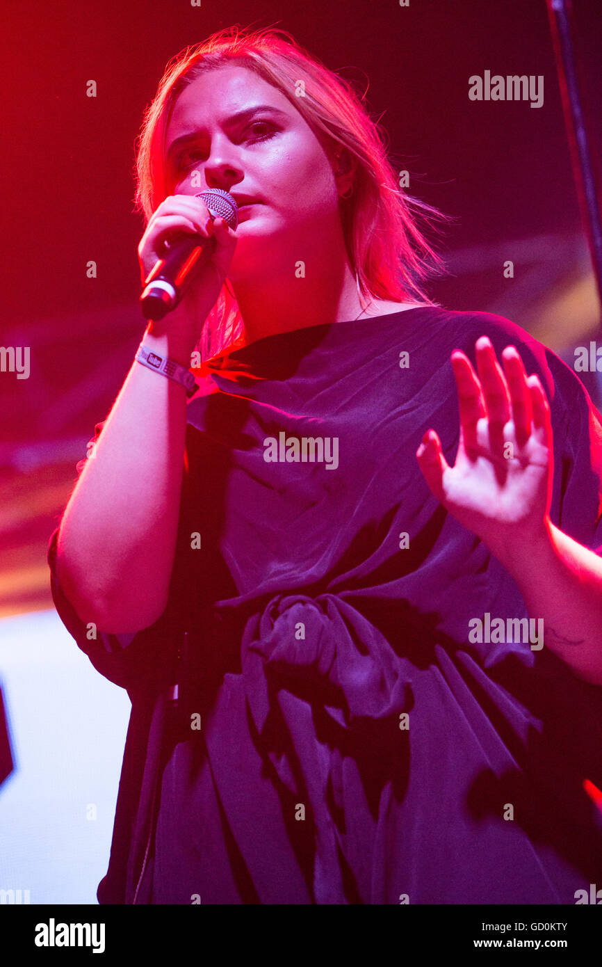 Holly Lapsley Fletcher High Resolution Stock Photography and Images - Alamy