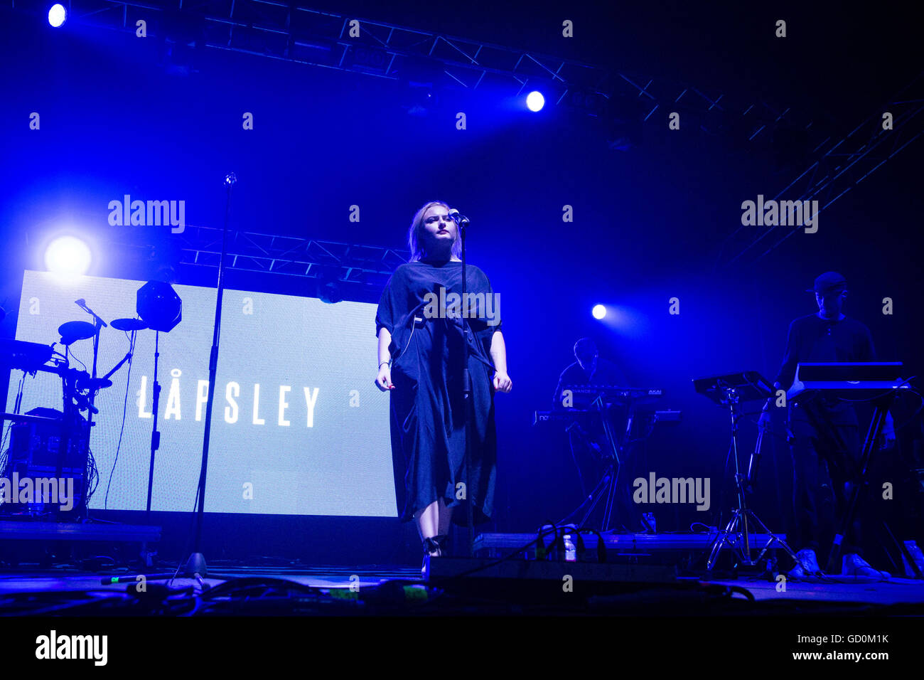 Lapsley singer hi-res stock photography and images - Alamy