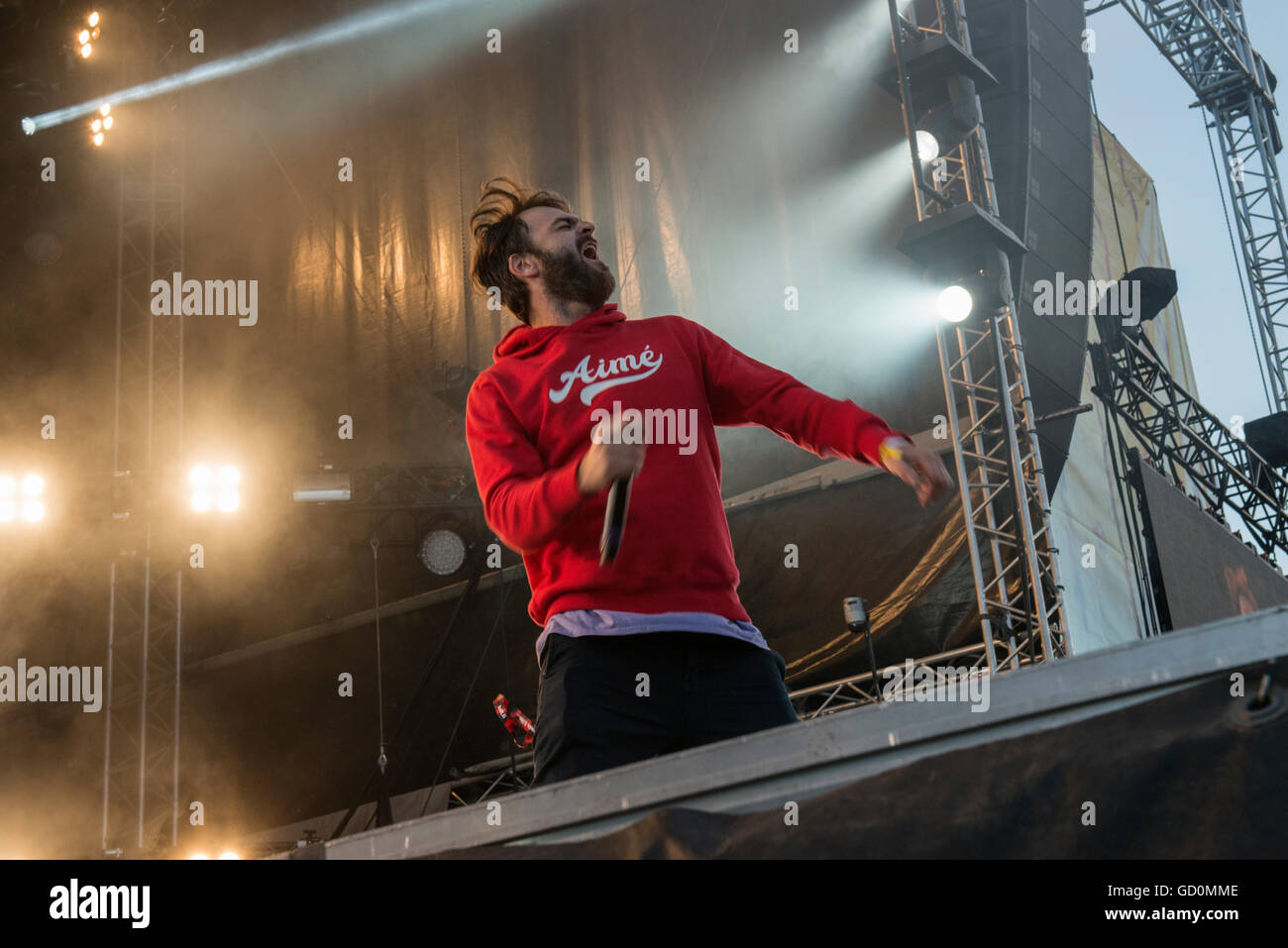 2016 the chainsmokers hi-res stock photography and images - Alamy