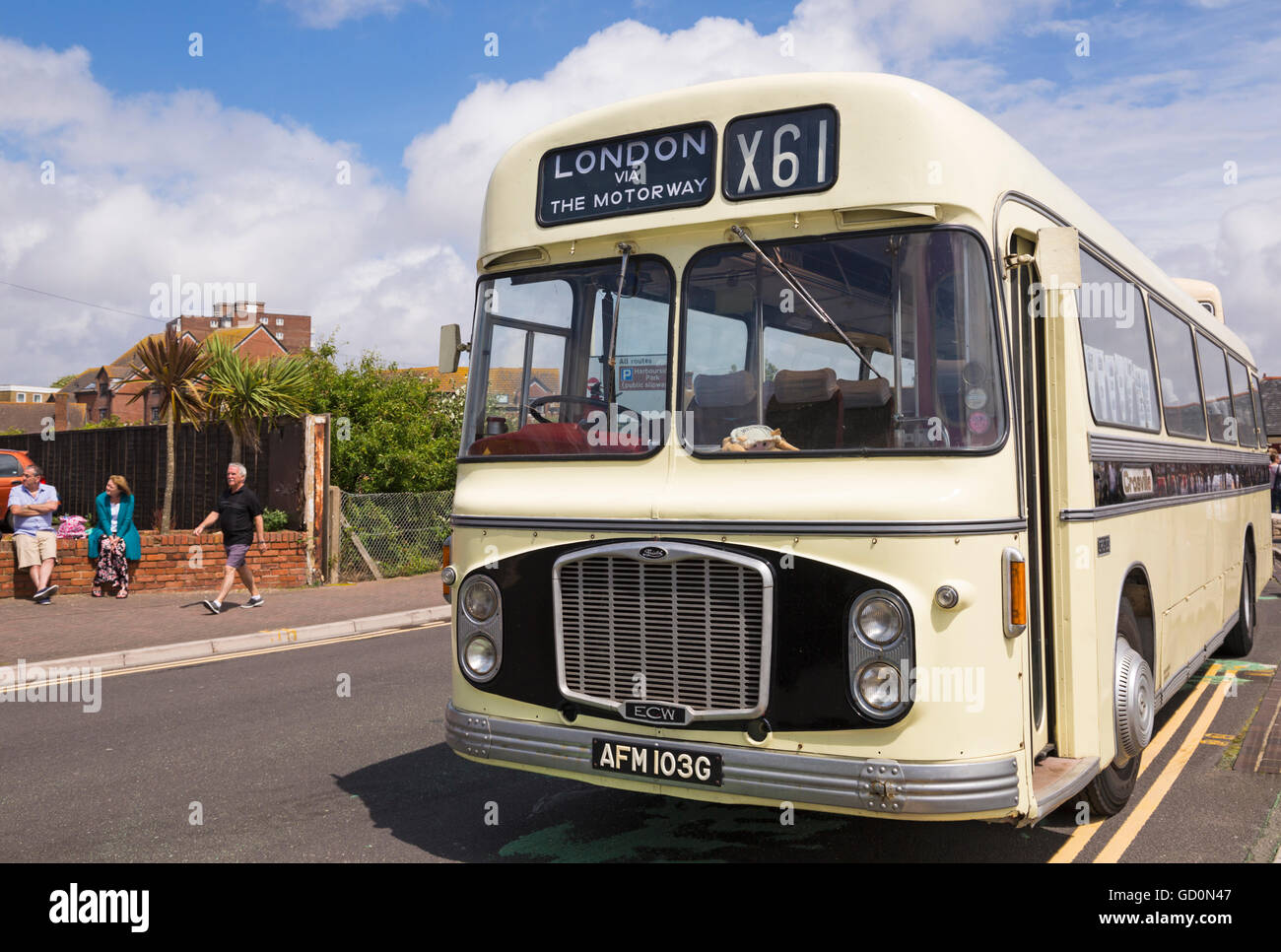Wilts and dorset bus High Resolution Stock Photography and Images - Alamy