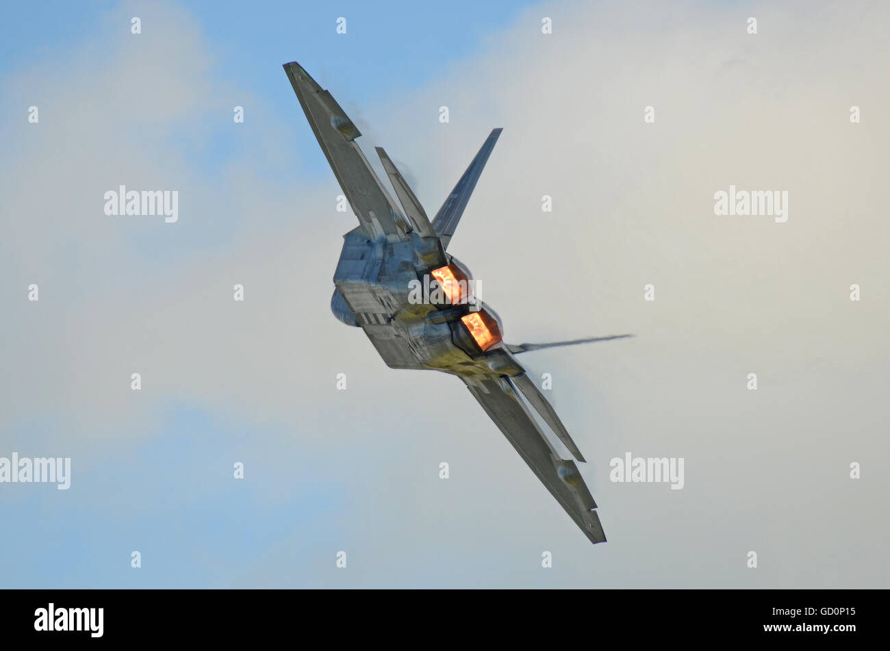 World's most futuristic fighter - the F-22 Raptor. Re-heat from United ...