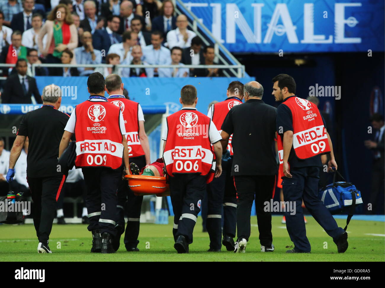 Football Injured Stretcher High Resolution Stock Photography and Images ...