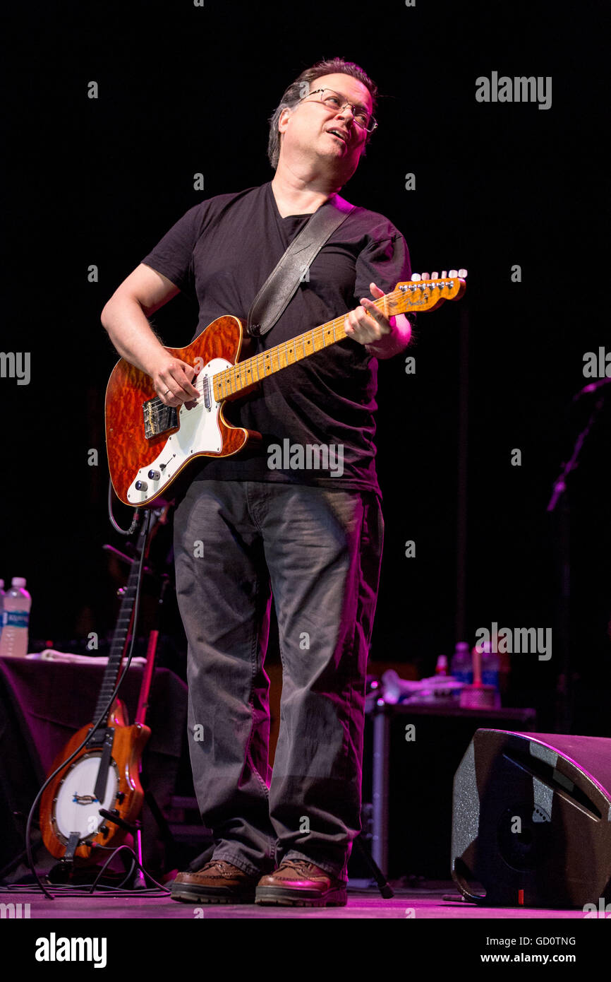 Violent femmes 2016 hi-res stock photography and images - Alamy