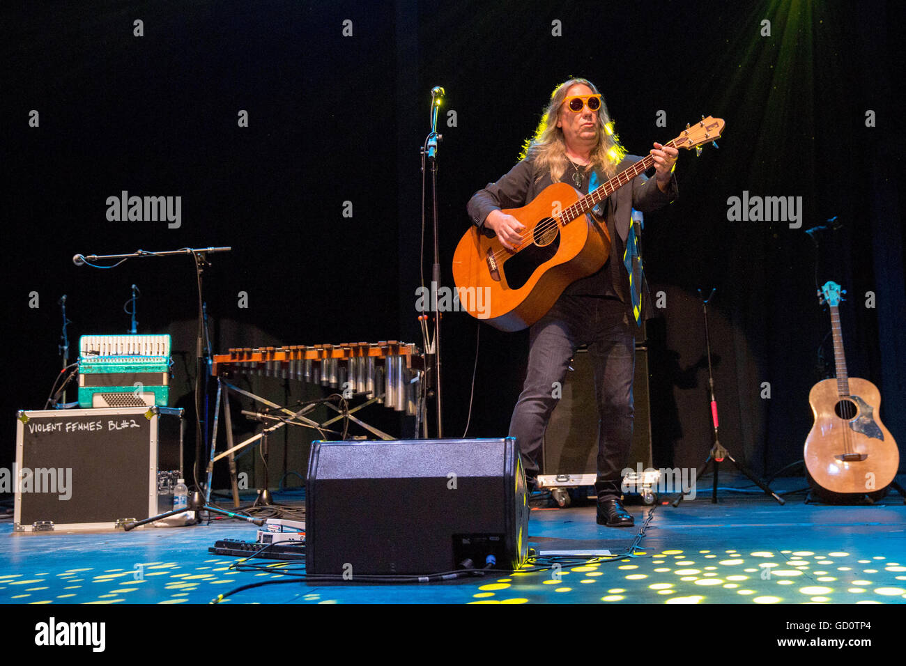 Violent femmes 2016 hi-res stock photography and images - Alamy