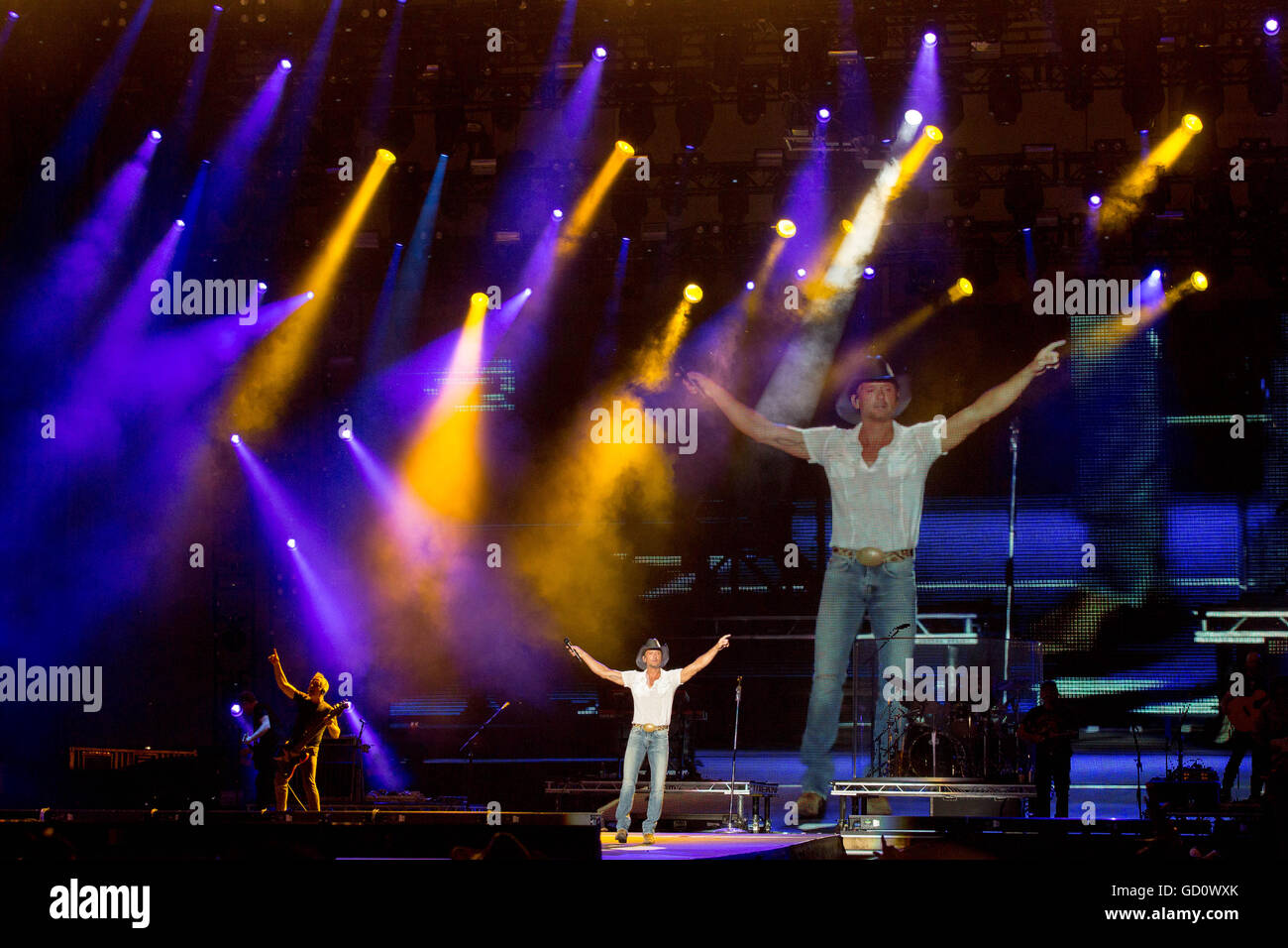 Chicago, Illinois, USA. 18th June, 2016. Country musician TIM MCGRAW ...