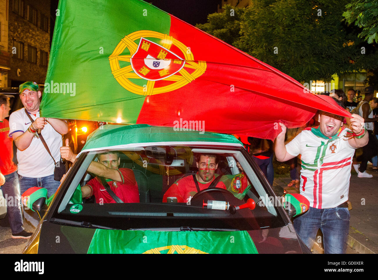 Portugal national team supporters hi-res stock photography and images ...