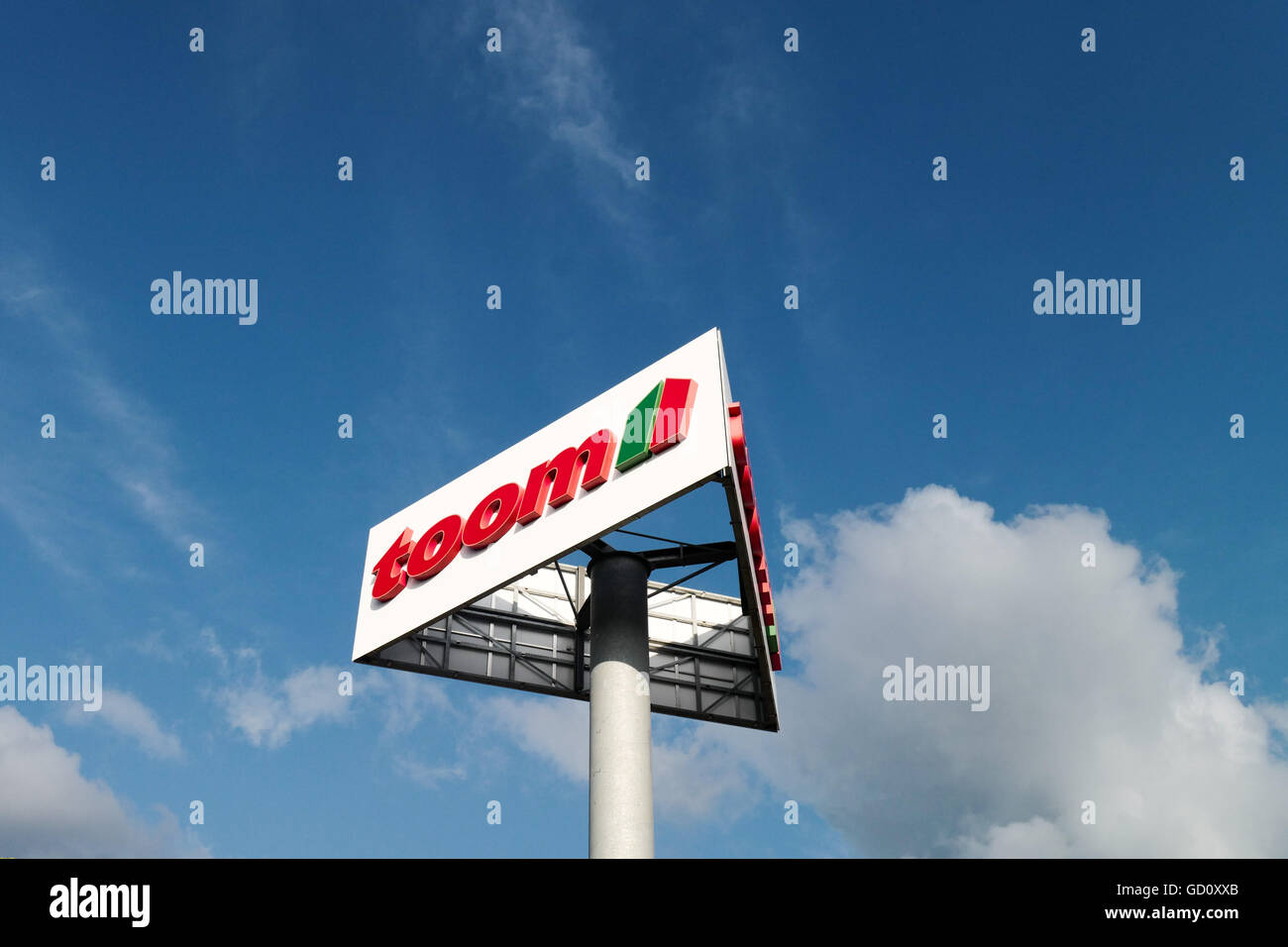 The logo of the 'toom' hardware store located in the Plagwitz district ...