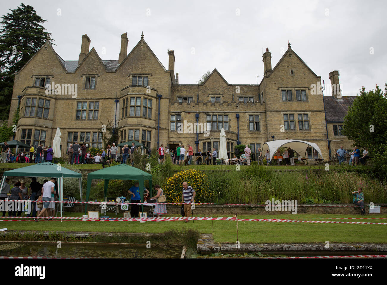 MInstead manor New forest Stock Photo - Alamy
