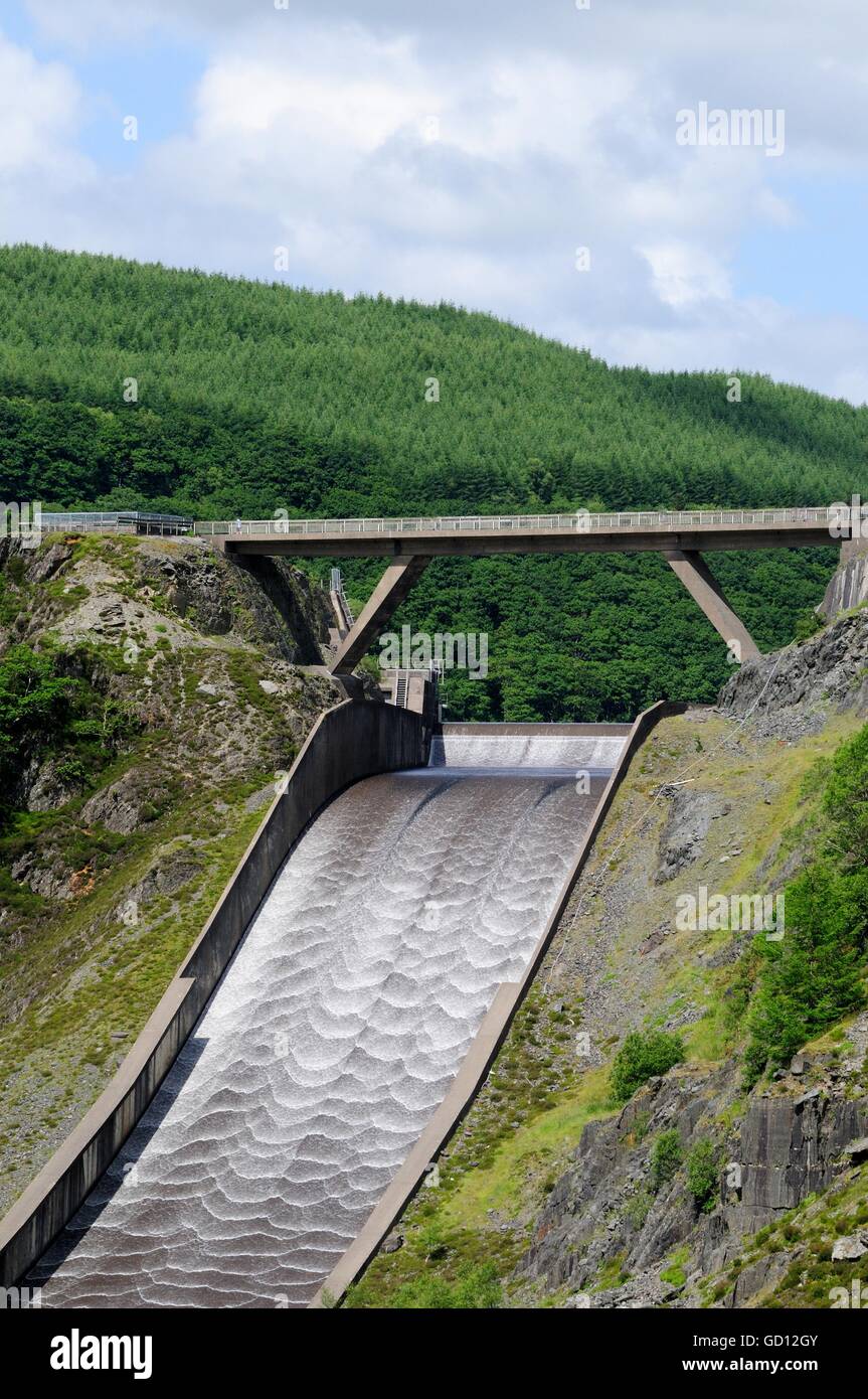 Worlds largest clay core dam hi-res stock photography and images - Alamy