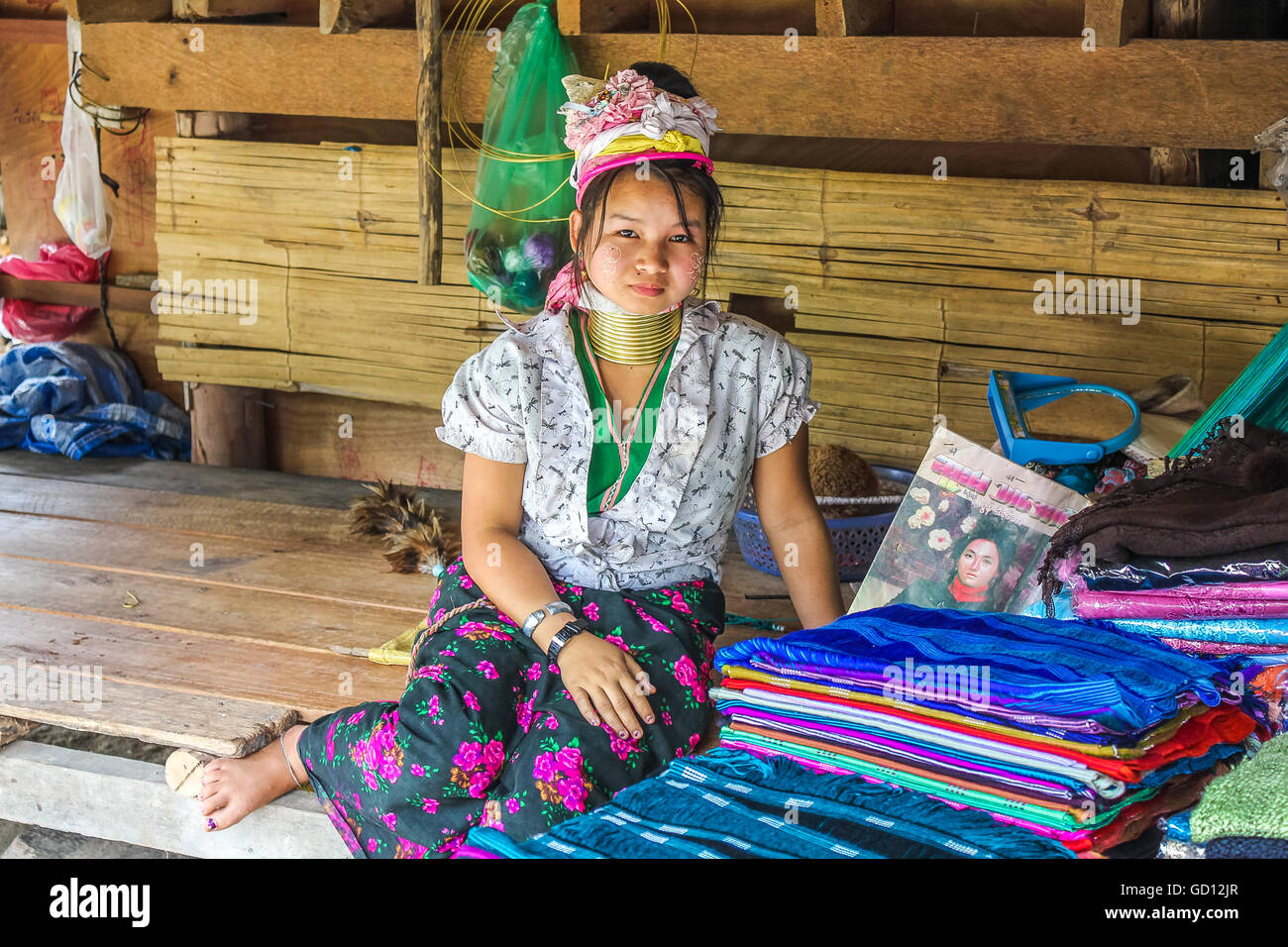 Karen long neck Stock Photo - Alamy