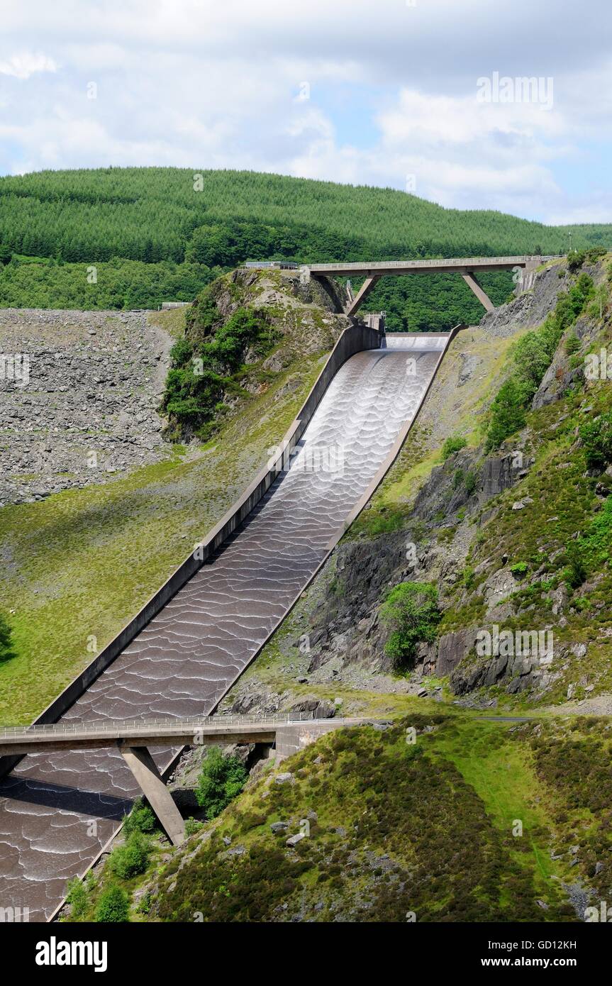 Worlds largest clay core dam hi-res stock photography and images - Alamy
