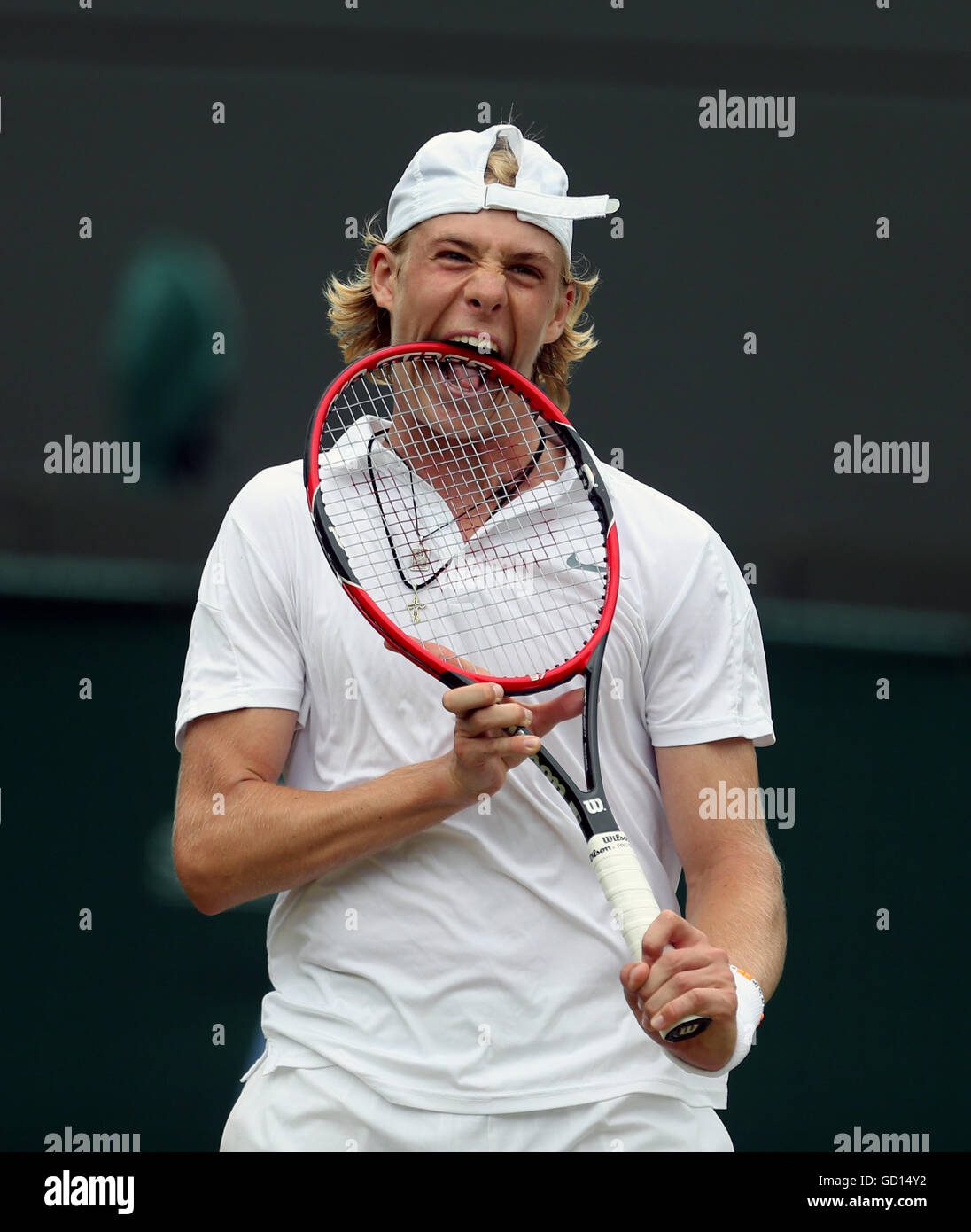 Denis Shapovalov in action in the boys singles final against Alex De ...