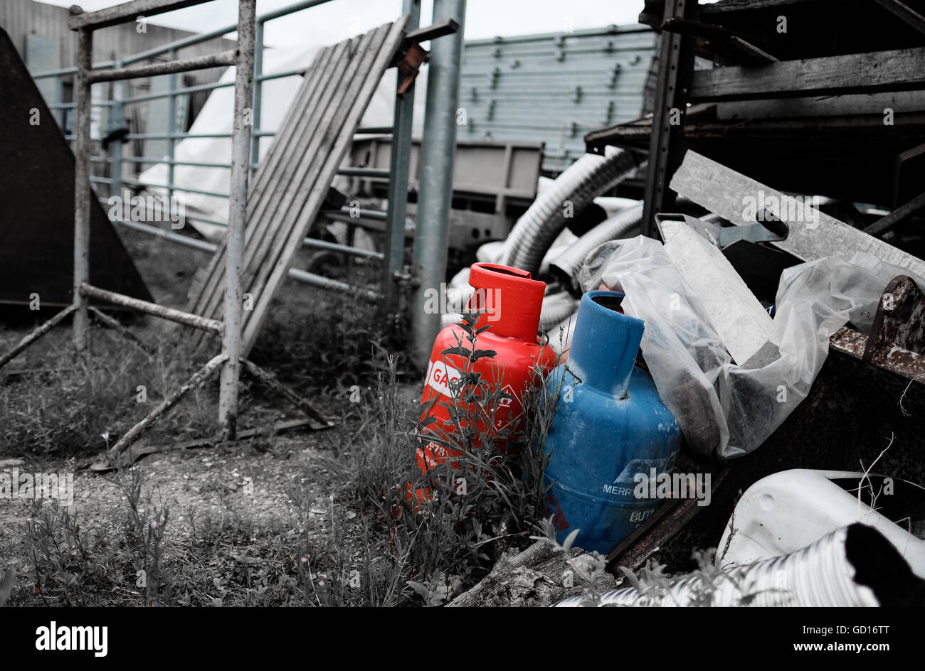 Carrying a gas cylinder hi-res stock photography and images - Alamy