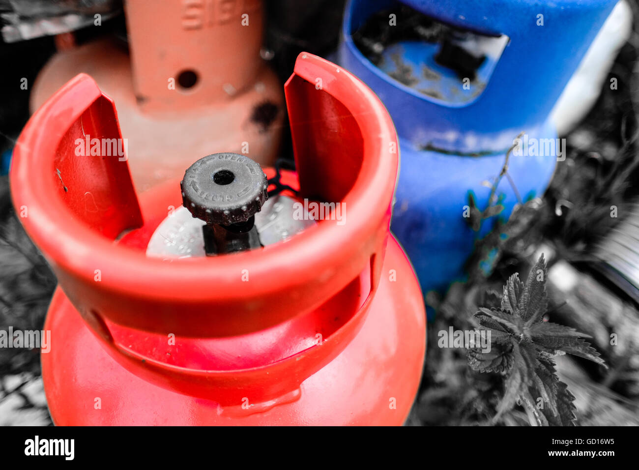 Carrying a gas cylinder hi-res stock photography and images - Alamy