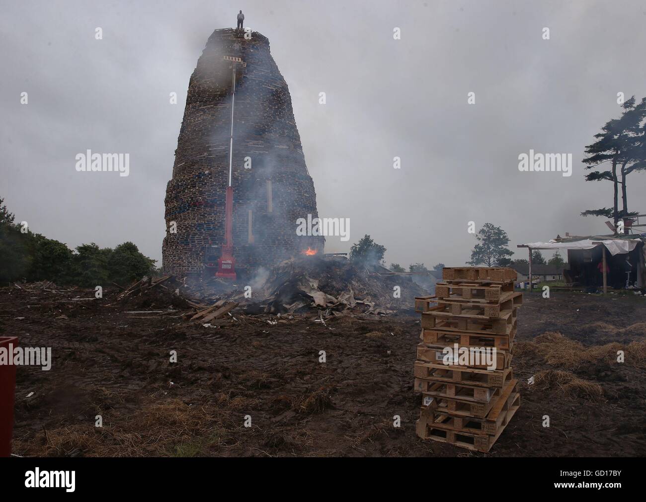Bonfire under construction hi-res stock photography and images - Alamy