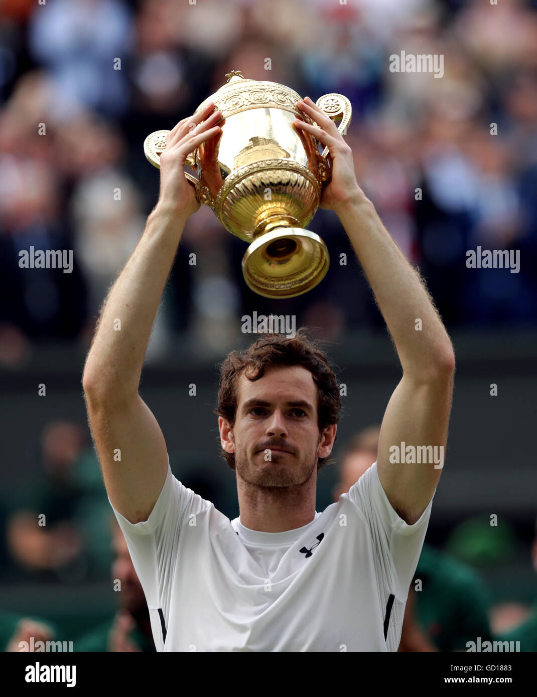 Andy murray wimbledon trophy hi-res stock photography and images - Alamy