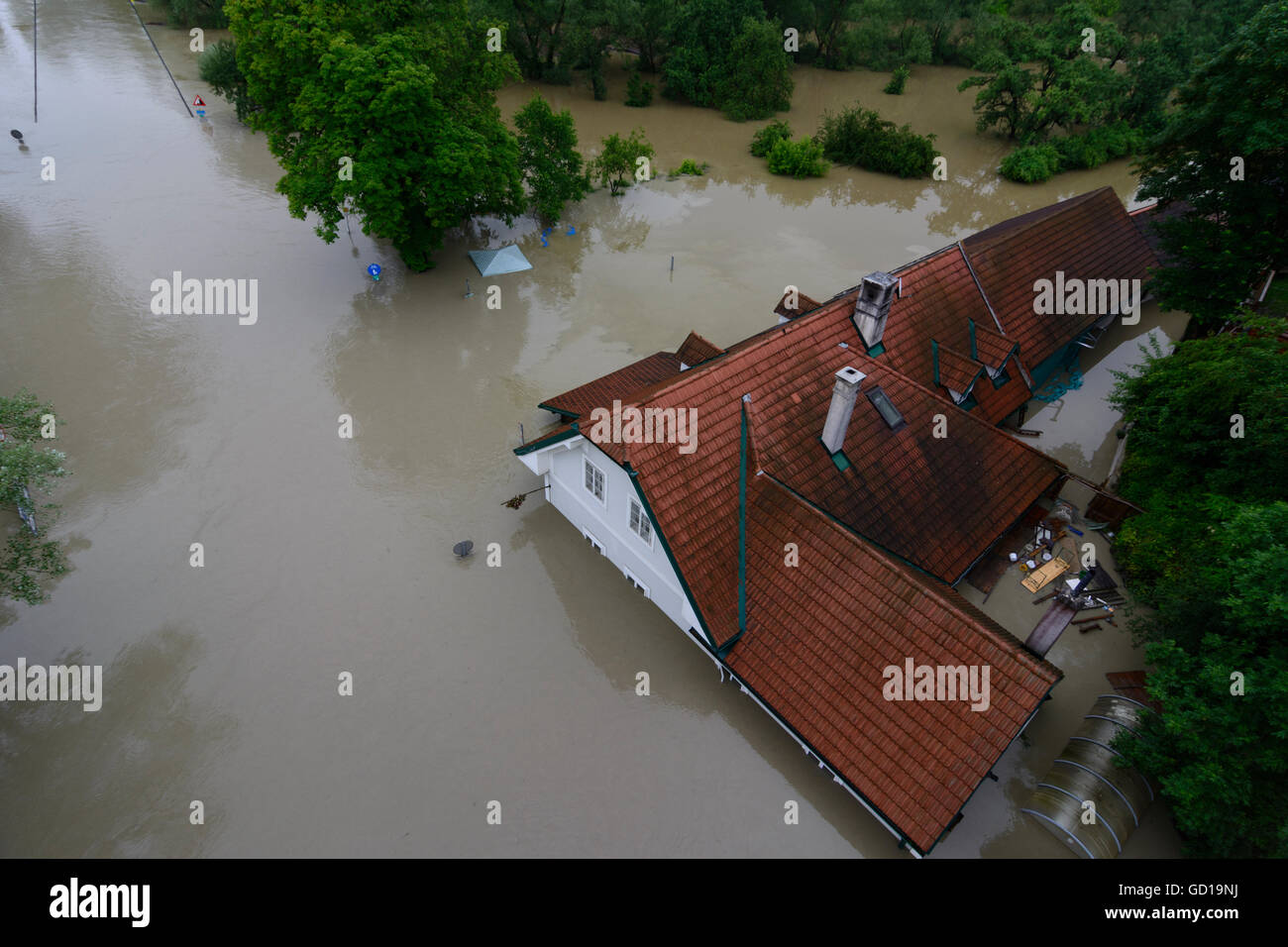 Melk: Danube flood : Flooded farm, Austria, Niederösterreich, Lower ...