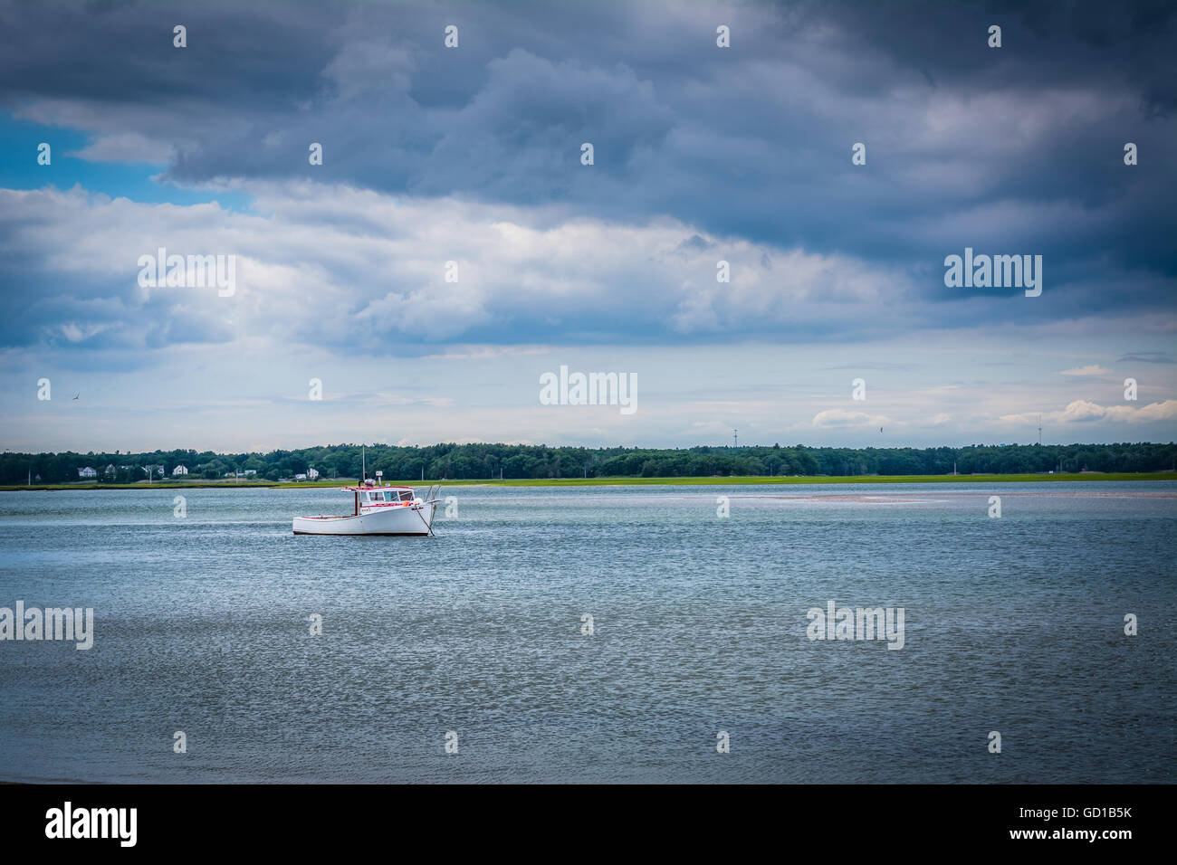 Boat in Hampton Harbor, in Hampton Beach, New Hampshire Stock Photo - Alamy