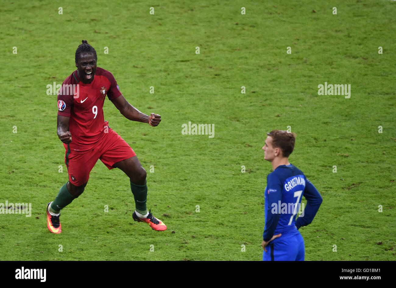 Portugals eder celebrates scoring hi-res stock photography and images ...