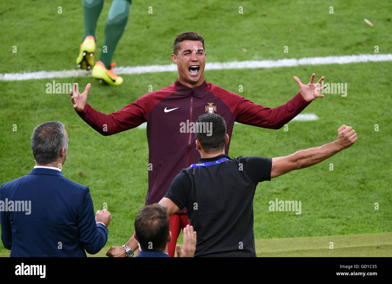 Portugal's Cristiano Ronaldo celebrates winning the UEFA Euro 2016 ...