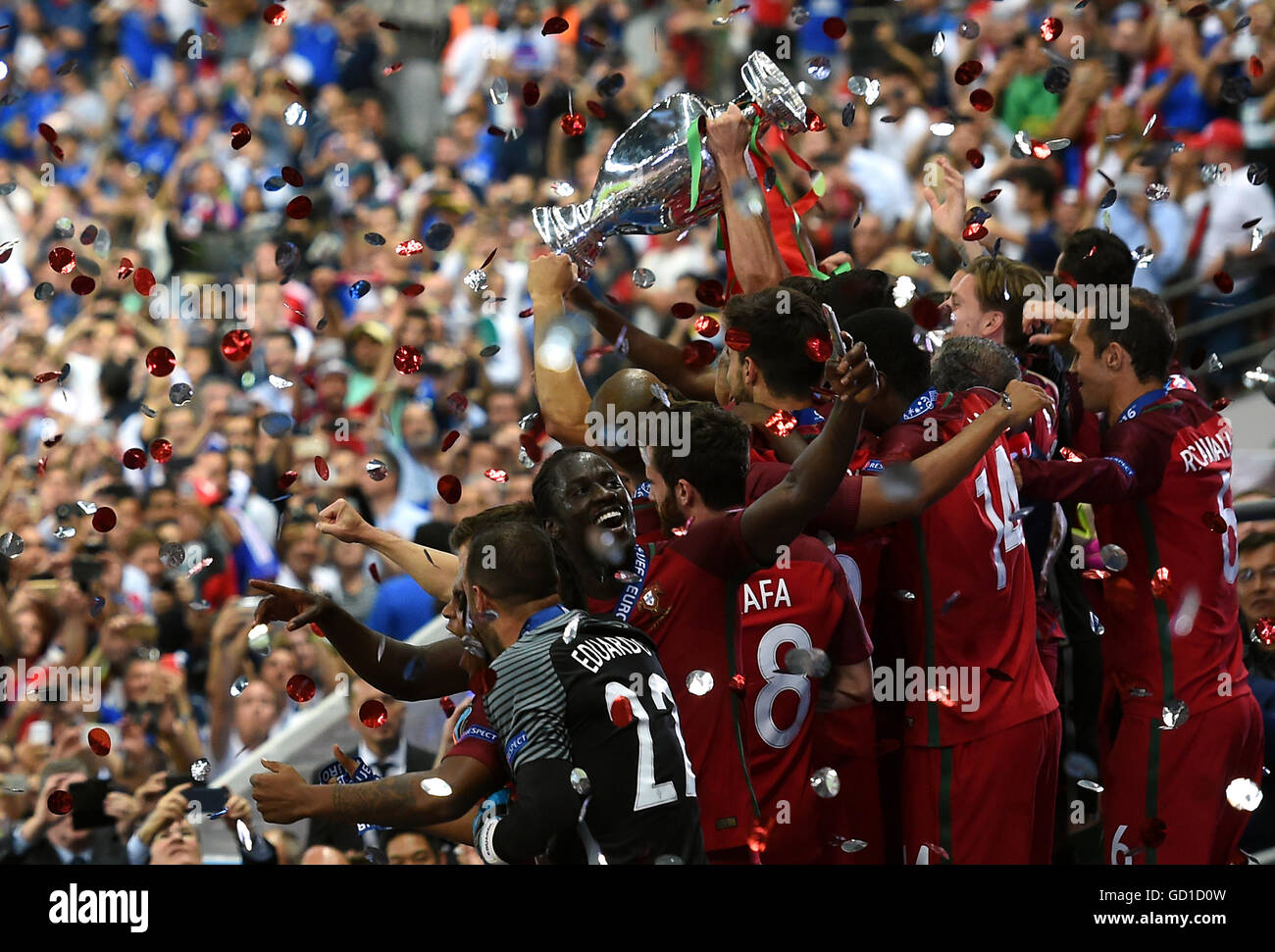 Portugal players celebrate with the trophy after winning the UEFA Euro ...