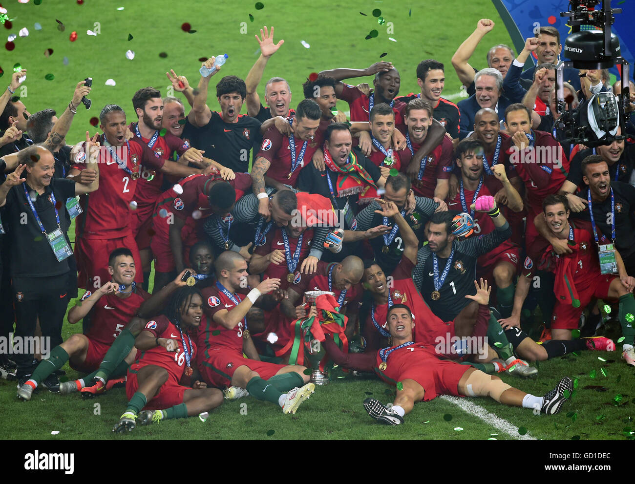 Portugal celebrate with the trophy after winning the UEFA Euro 2016 ...