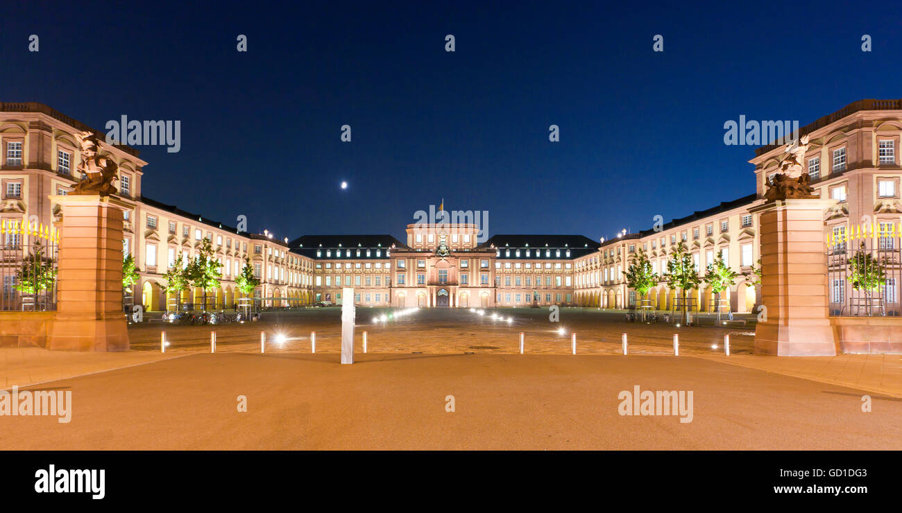 Schloss mannheim hi-res stock photography and images - Alamy