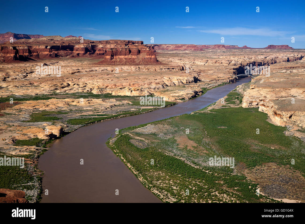 River winding through desert hi-res stock photography and images - Alamy