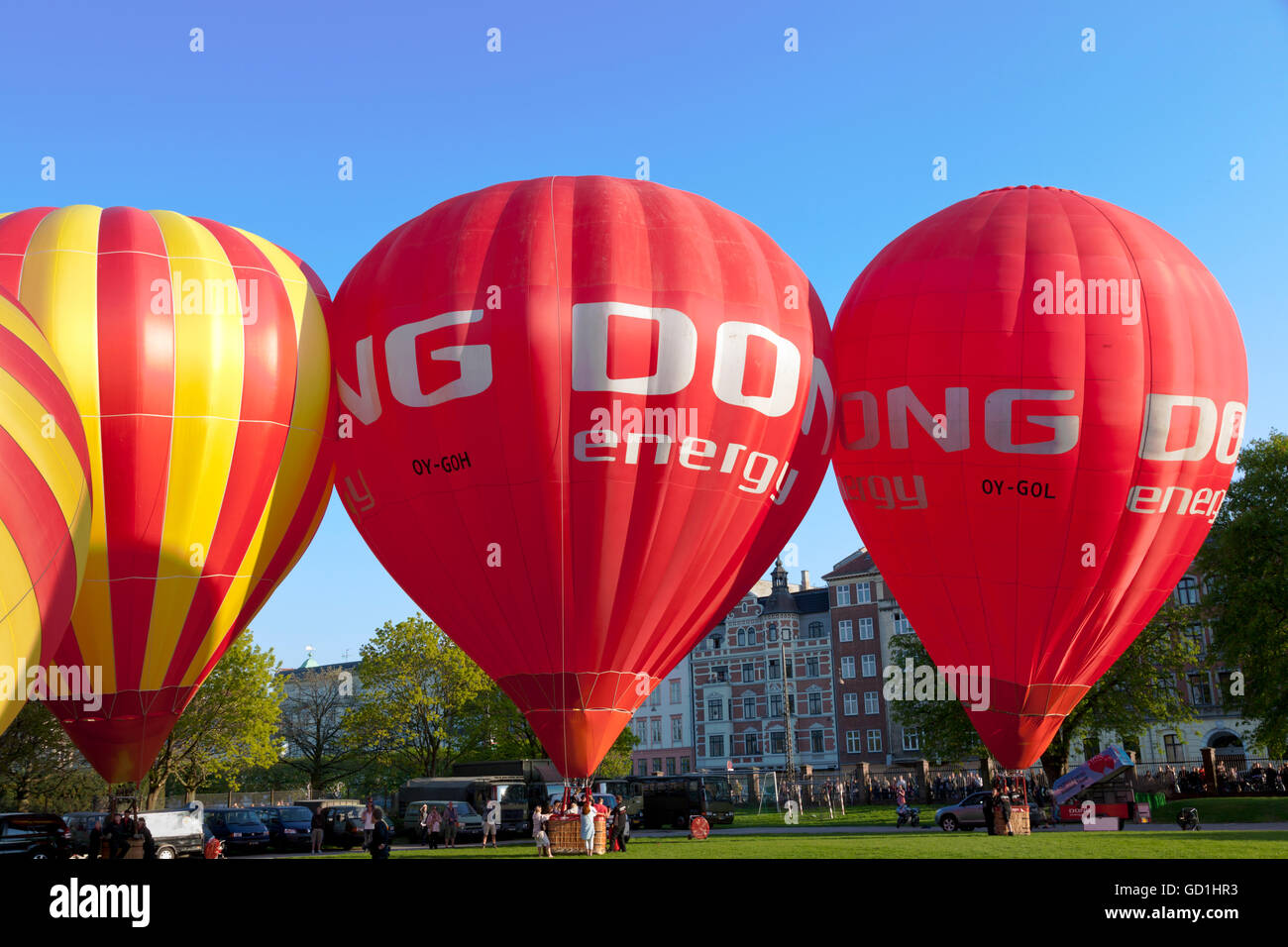 Balloons celebration hi-res stock photography and images - Alamy