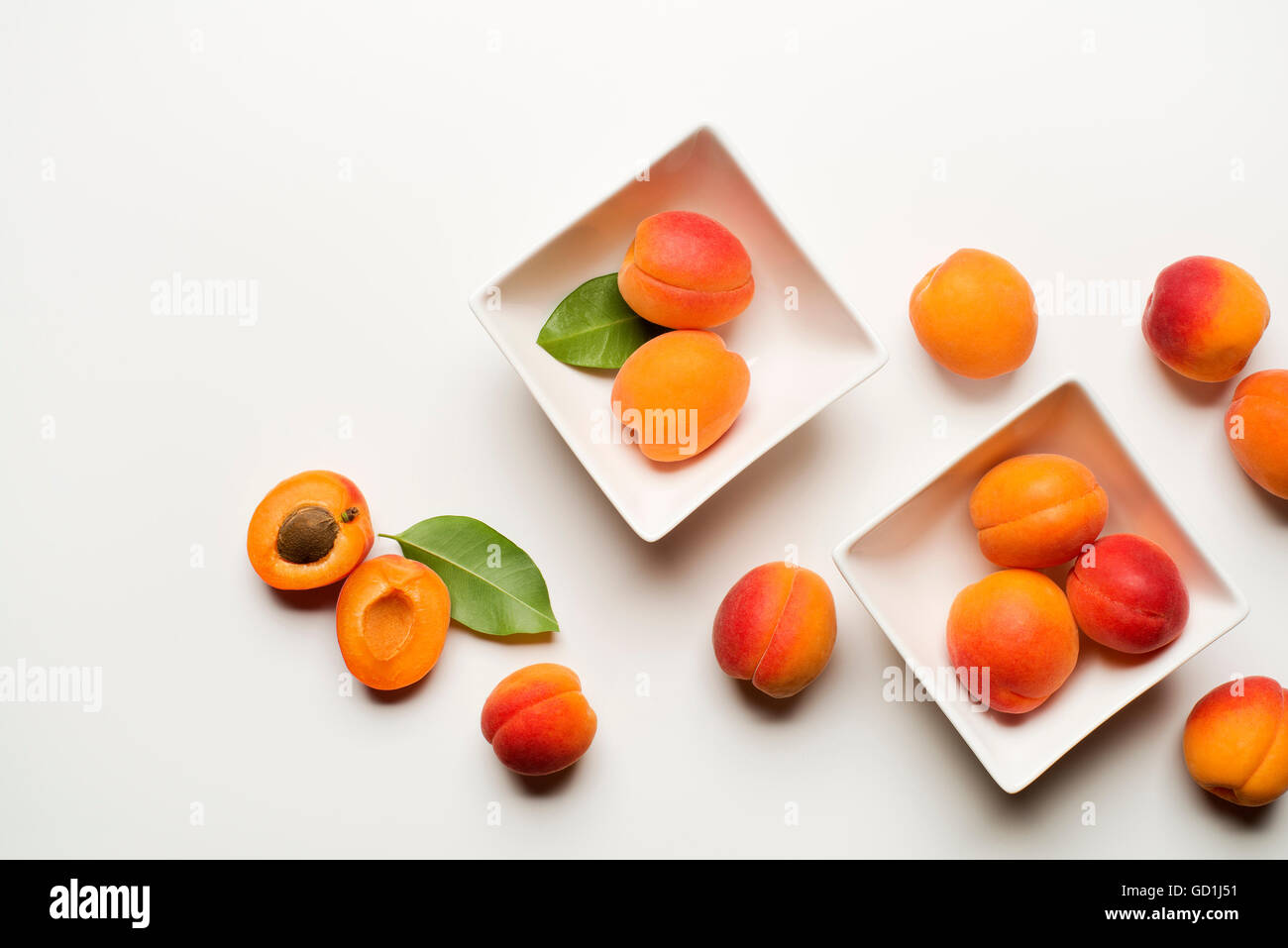 Apricot hi-res stock photography and images - Alamy