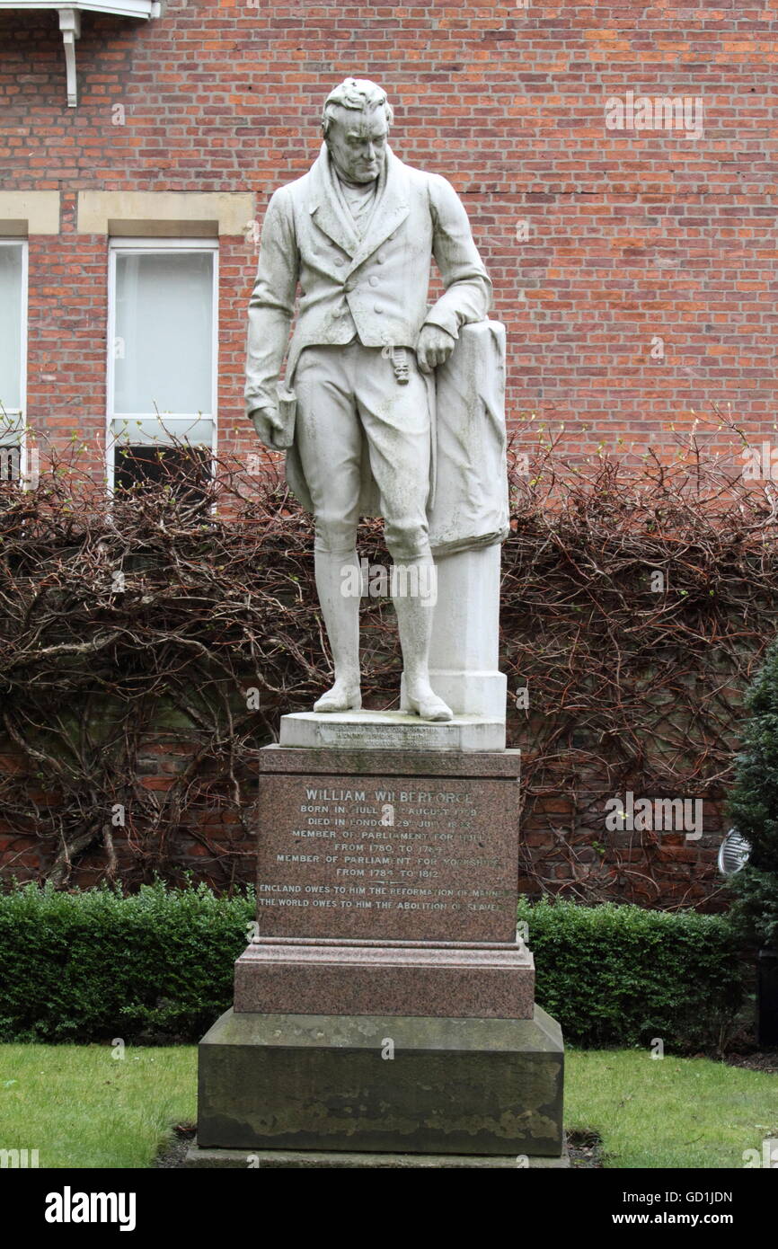 William wilberforce statue hi-res stock photography and images - Alamy