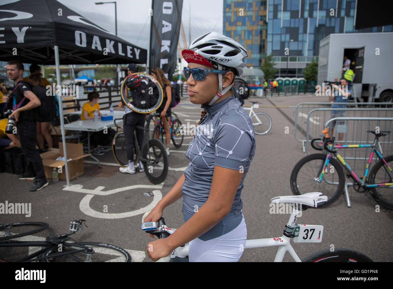 Red Hook Criterium London 2016 Cycling Crit Fixed Gear Bicycle Track ...