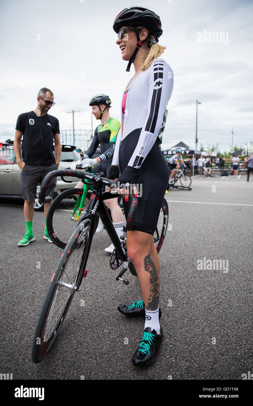 Red hook criterium cycle race hi-res stock photography and images - Alamy