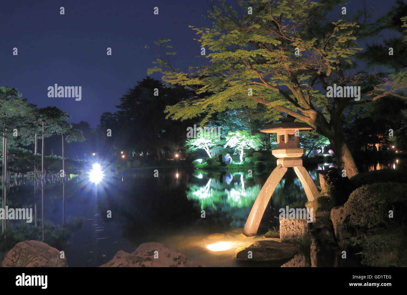 Kenrokuen park hi-res stock photography and images - Alamy