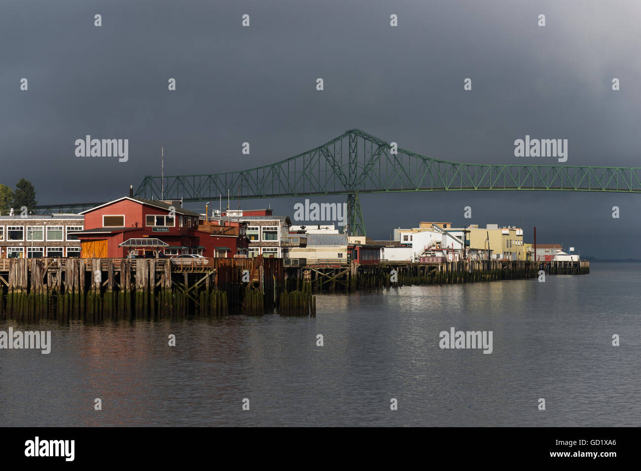 Astoria riverwalk hi-res stock photography and images - Alamy