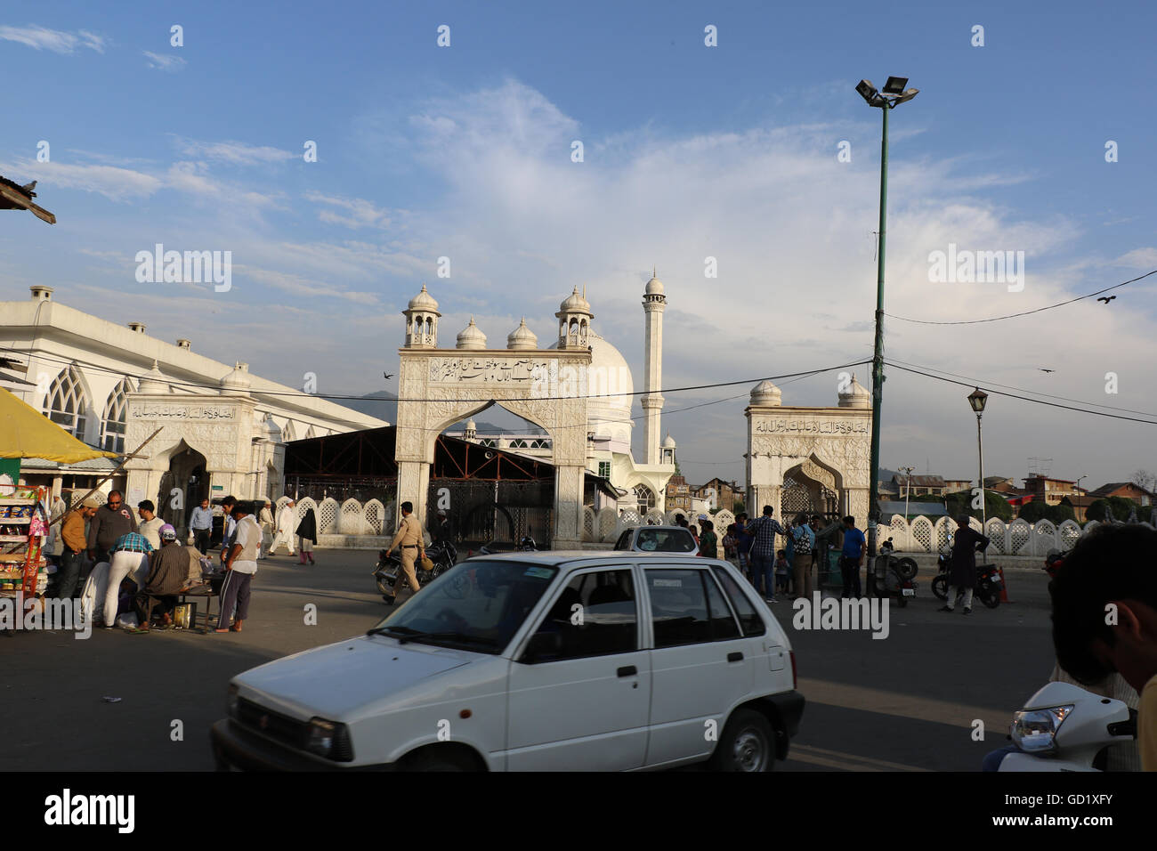 Hazratbal shrine hi-res stock photography and images - Alamy