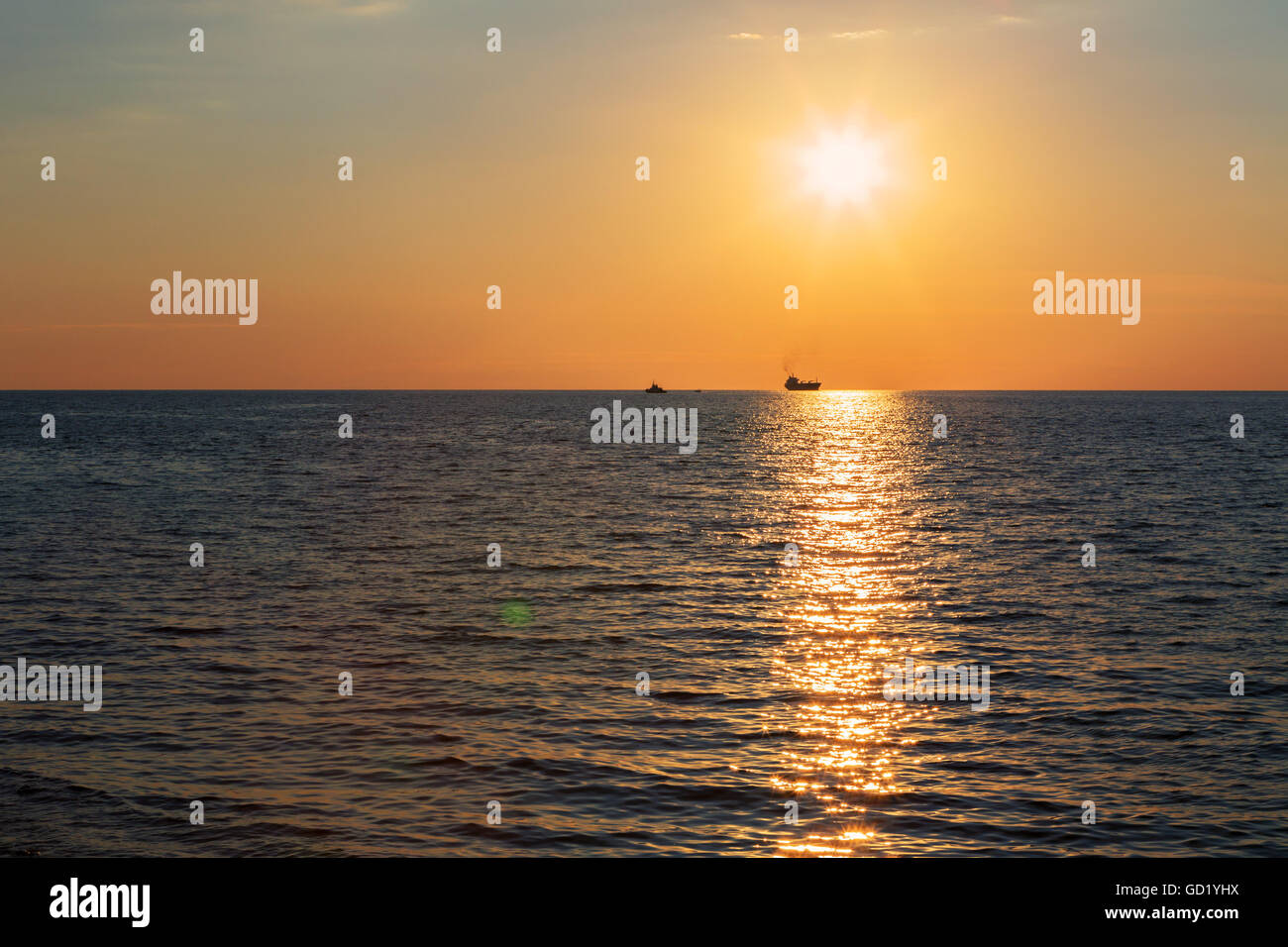 Beautiful reflection of rays setting sun in the Black Sea. Sevastopol ...