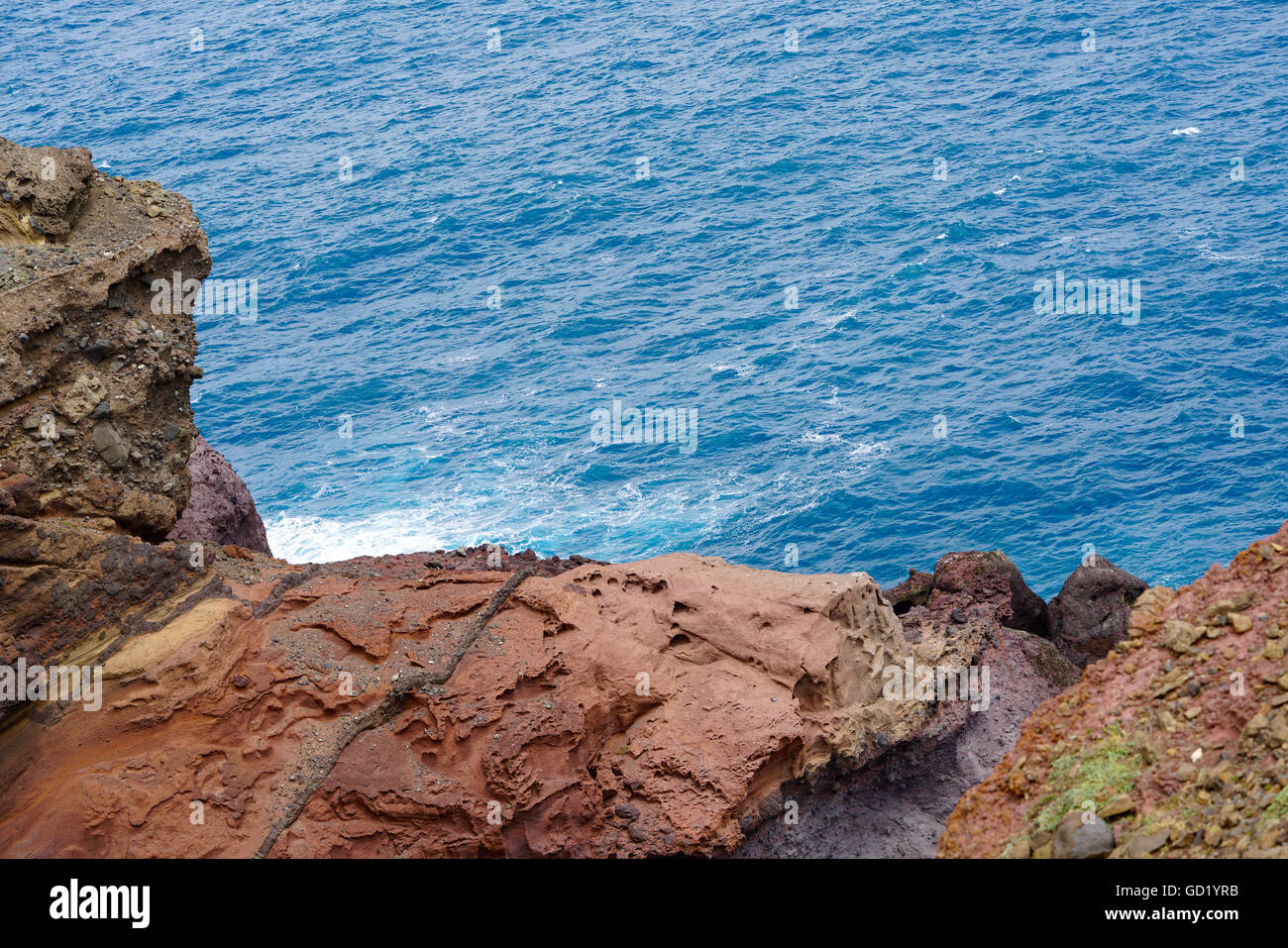 Red ocean blue hi-res stock photography and images - Alamy